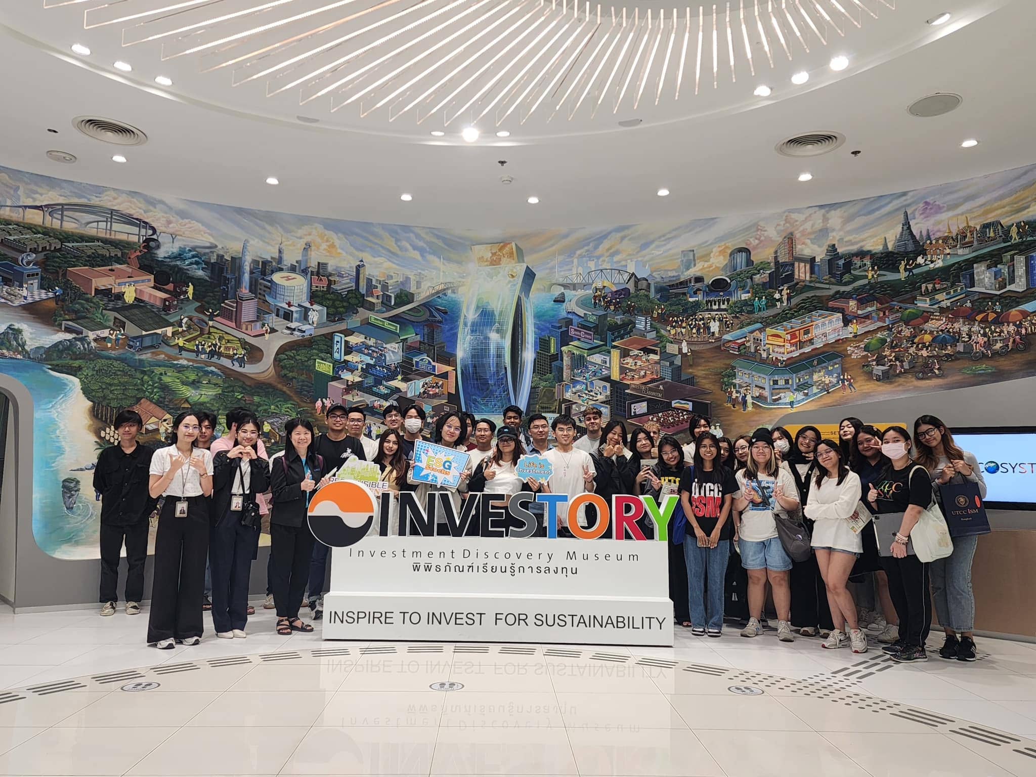 iSM UTCC-iSM students visited the Stock Exchange of Thailand (SET) for ...